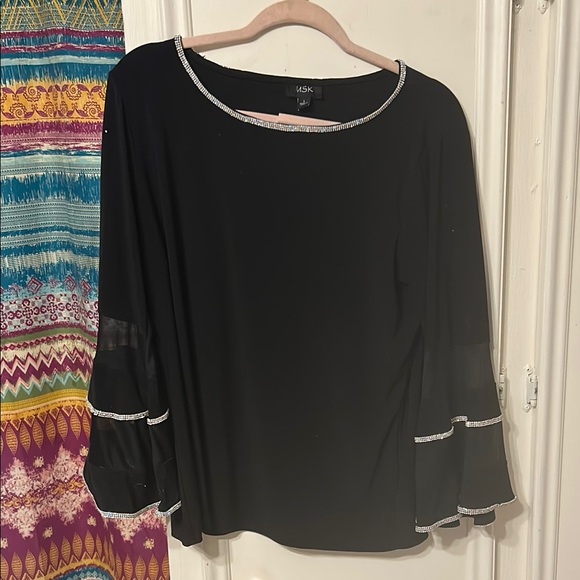 MSK | Tops | Msk Black And White Ruffled 34 Sleeve Blouse | Poshmark